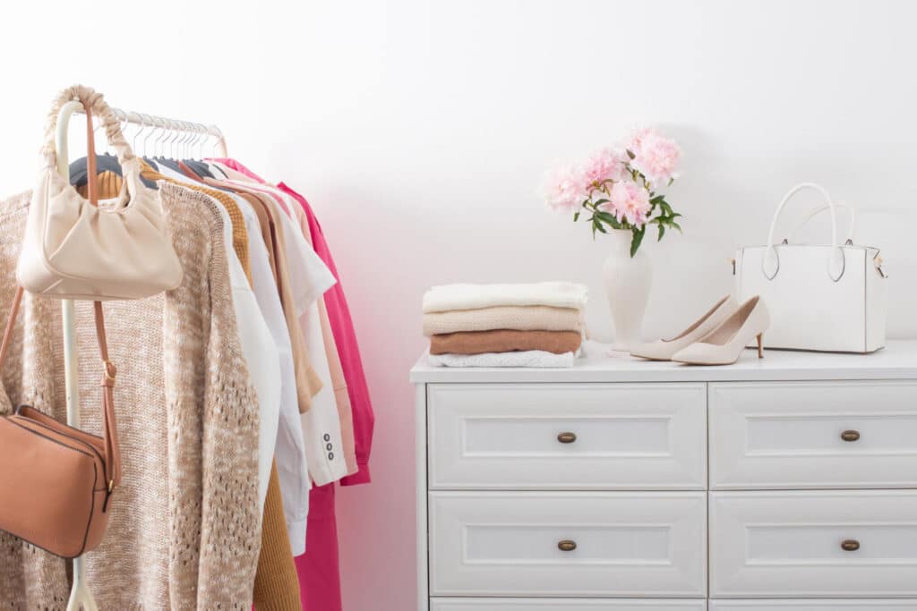Guide ultime de la tendance de la mode minimaliste | Gnew
